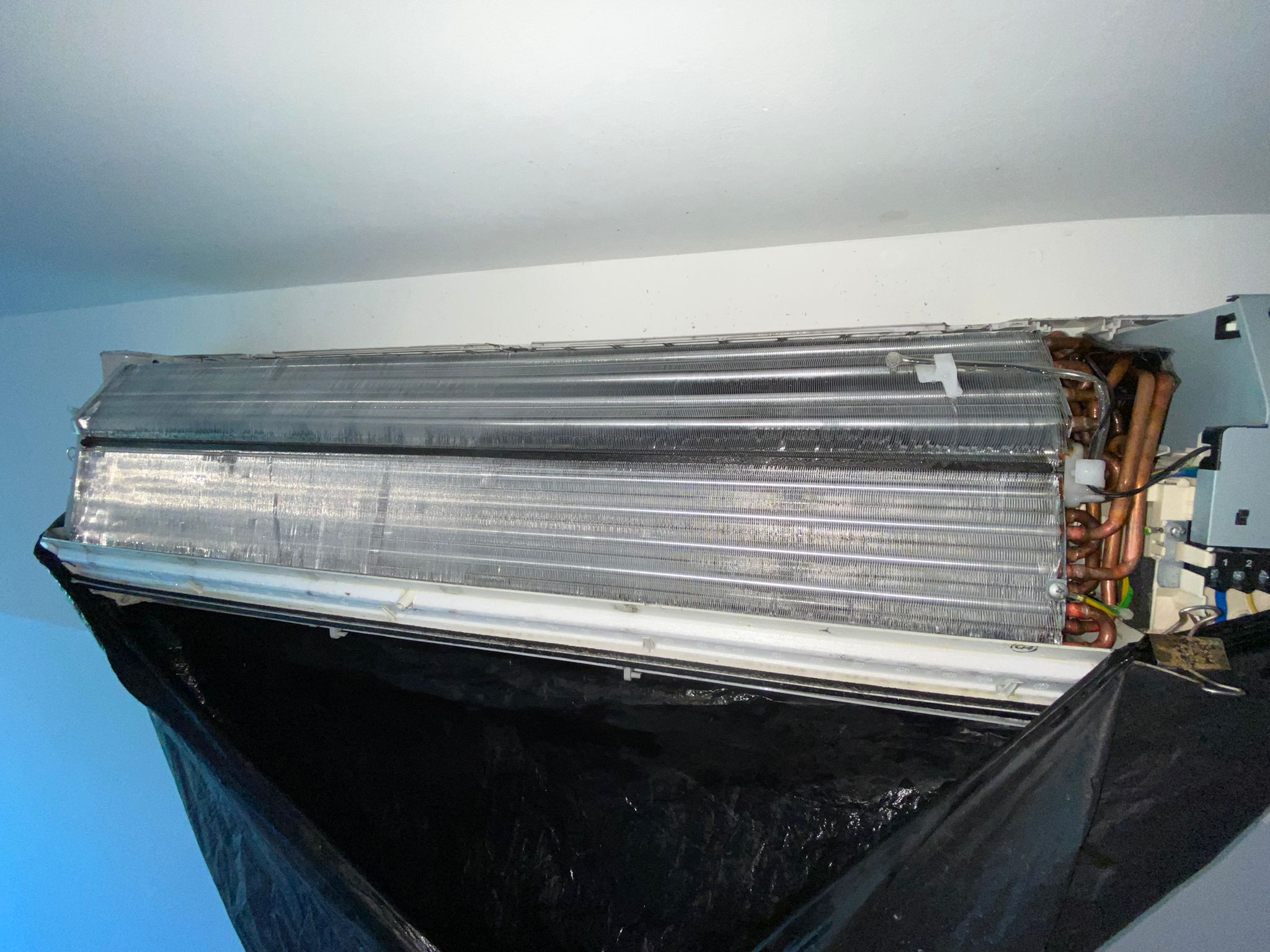 Wall mounted air conditioner cleaning job at a residential unit in ...