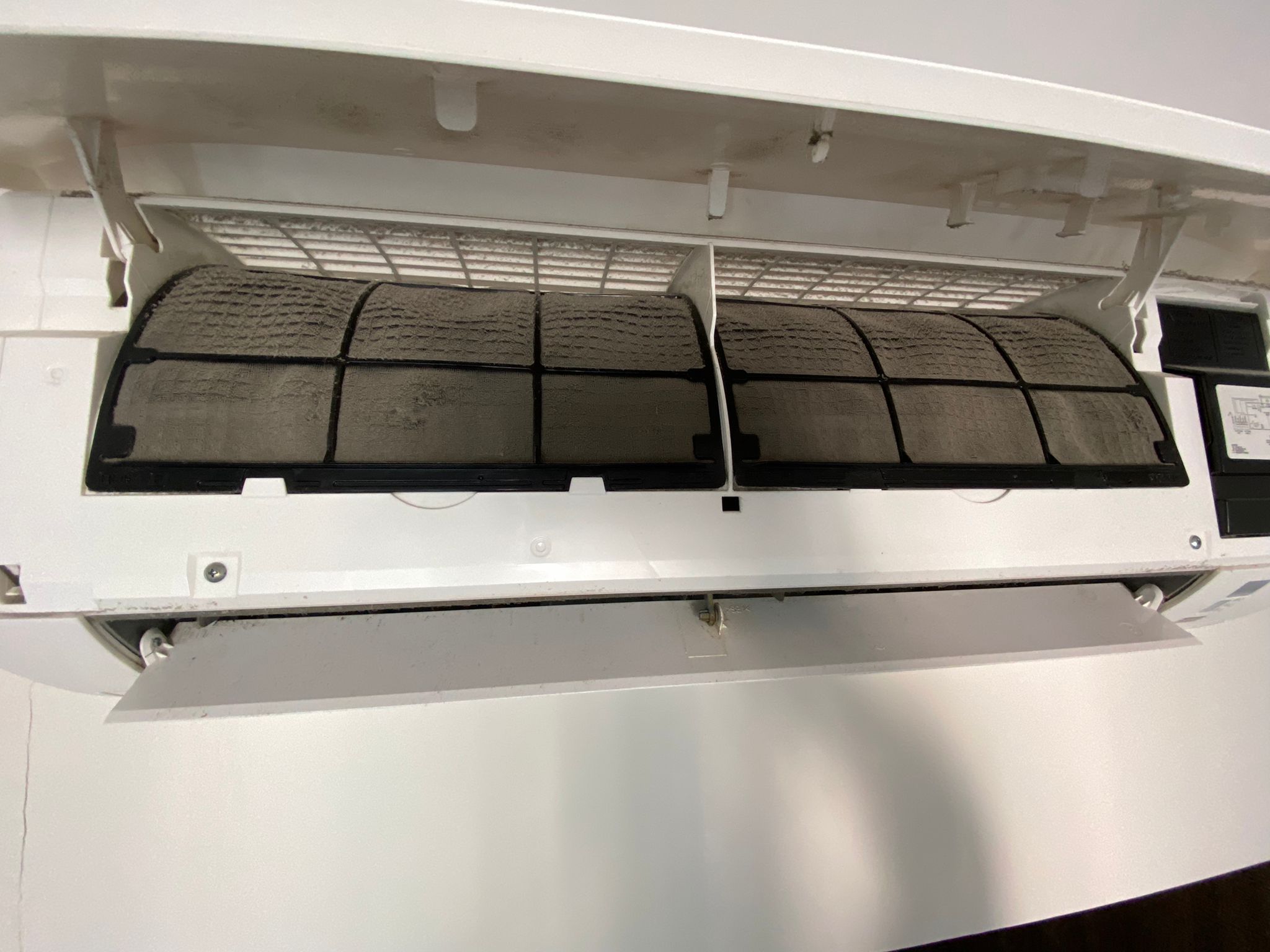 Wall mounted air conditioner cleaning job at a residential unit in Shek ...